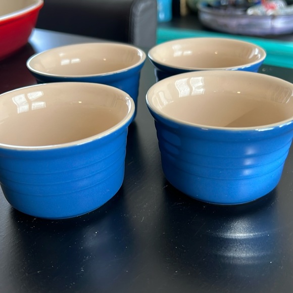 Le Creuset | Kitchen | 4 Le Creuset Ceramic Ramekins In Blue 4 Oz ...